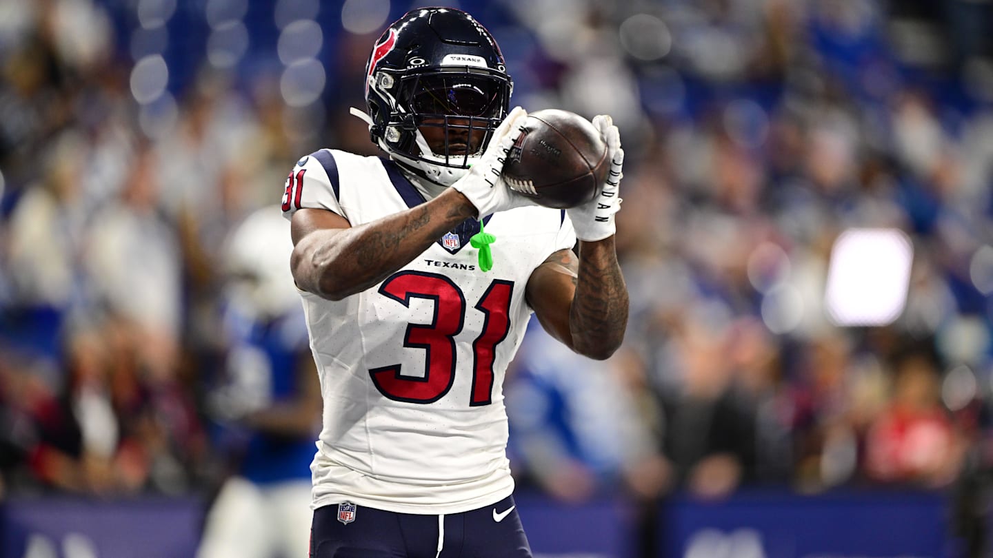 Cleveland Browns Named Possible Trade Suitor For Intriguing Running Back