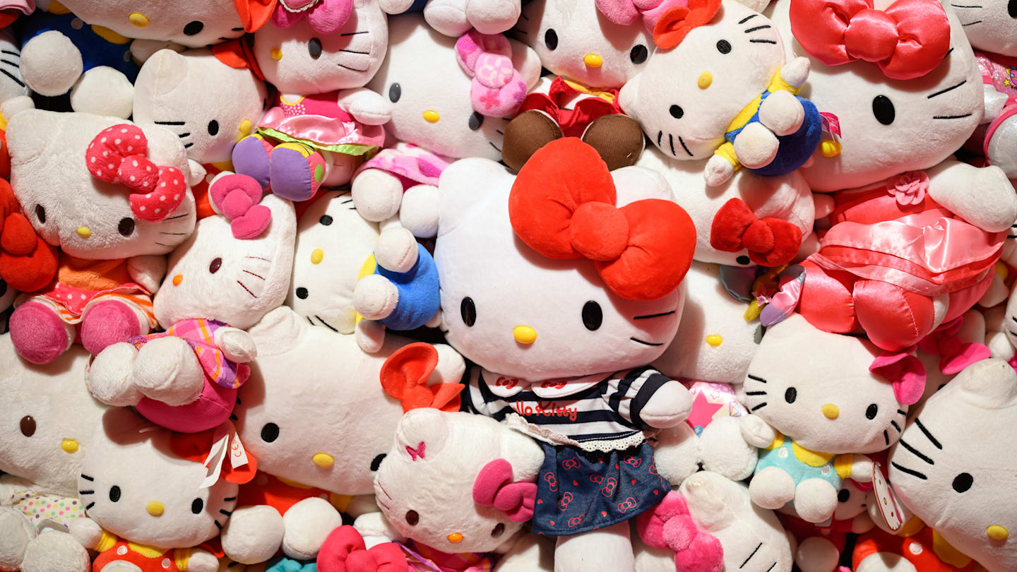 Celebrating Hello Kitty's 50th anniversary? Head to BoxLunch!