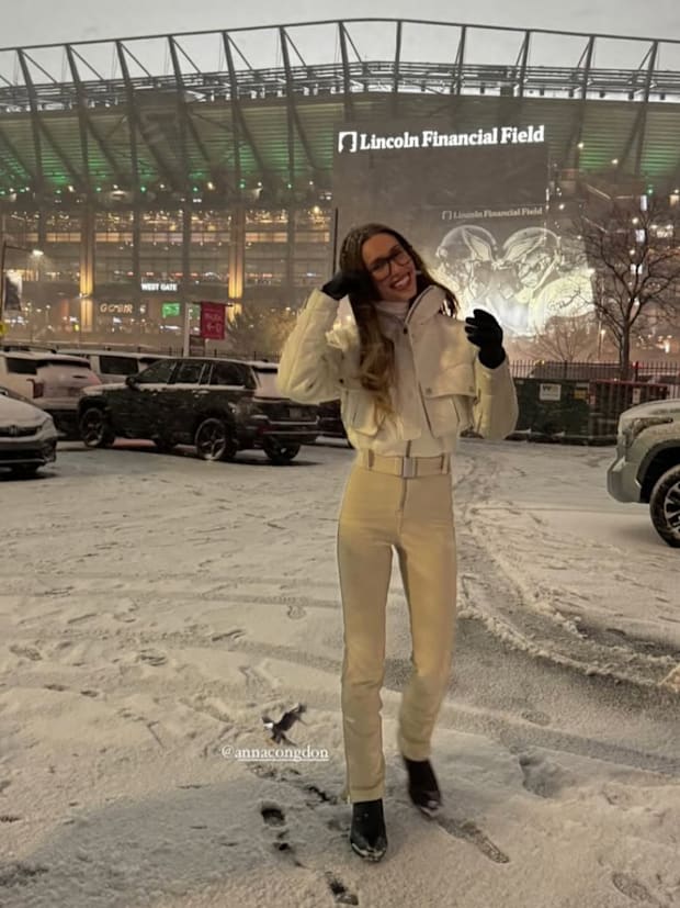 Saquon Barkley's fiancée Anna Congdon reacts to massive new Eagles contract