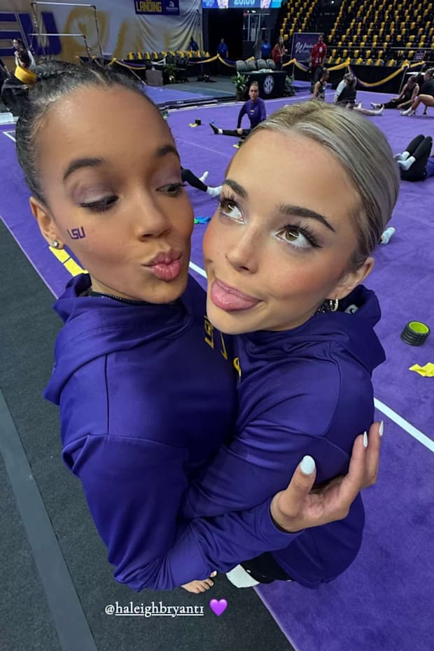 LSU star Haleigh Bryant slays Mardi Gras leotard in pre-meet selfie stunner