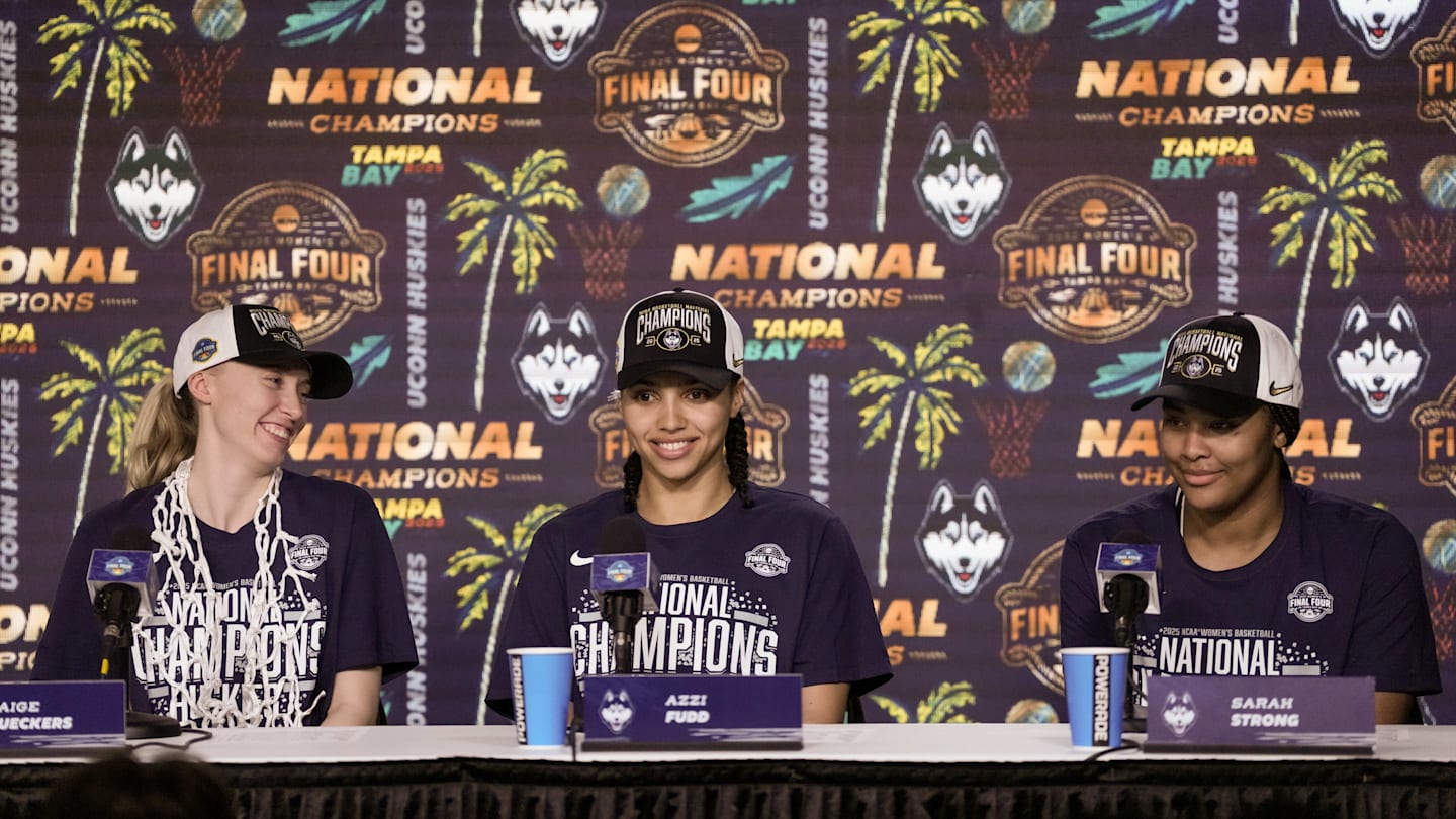 UConn star Azzi Fudd's mom goes viral for amazing shirt at national ...