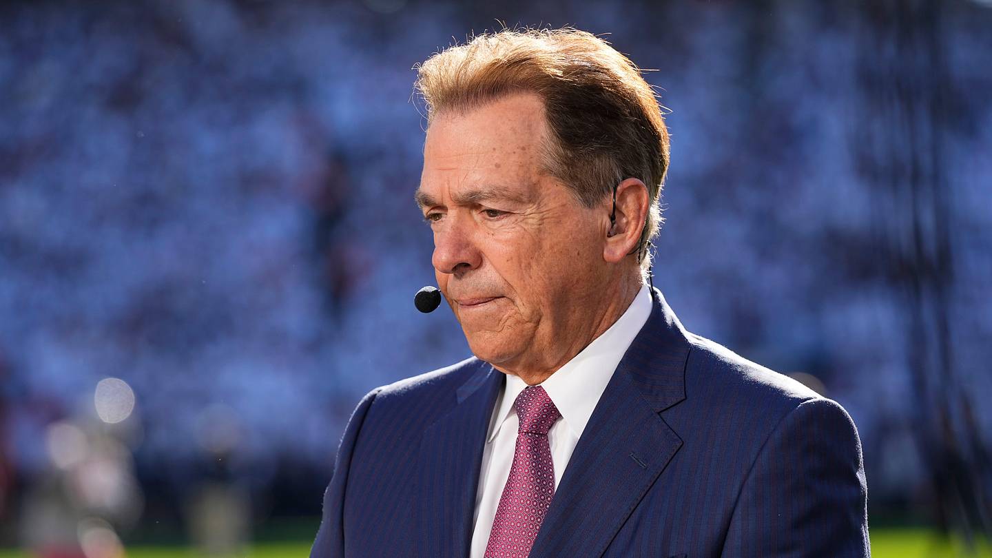 What Nick Saban, Desmond Howard Said About Oregon on ESPN's College GameDay
