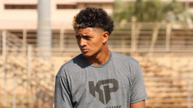 Oregon Ducks Predicted To Flip Hawaiian Quarterback Recruit Jaron Keawe ...