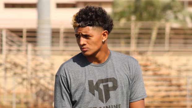 Oregon Ducks Hosting No. 1 Quarterback Recruit From Hawaii: Flip From Cal?