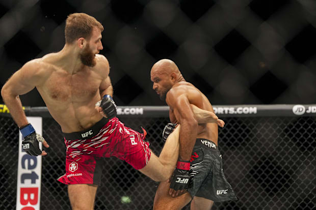 UFC Fight Night full picks & predictions for Tatsuro Taira vs. Hyun ...