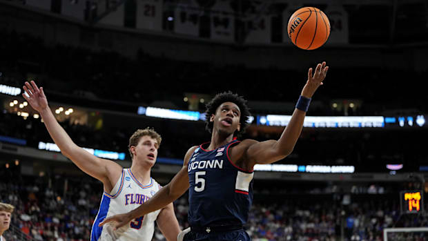 UConn Huskies Center’s Return Restores Dan Hurley’s Defensive Edge