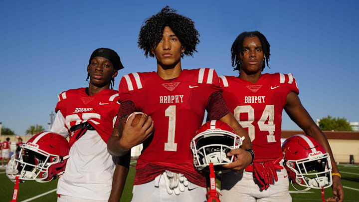 UNC Football Recruiters Land Visit From Son of NFL Legend