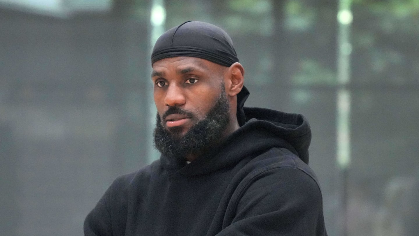 Latest Star Contract Extension Shows LeBron James What Sacrifice Looks Like