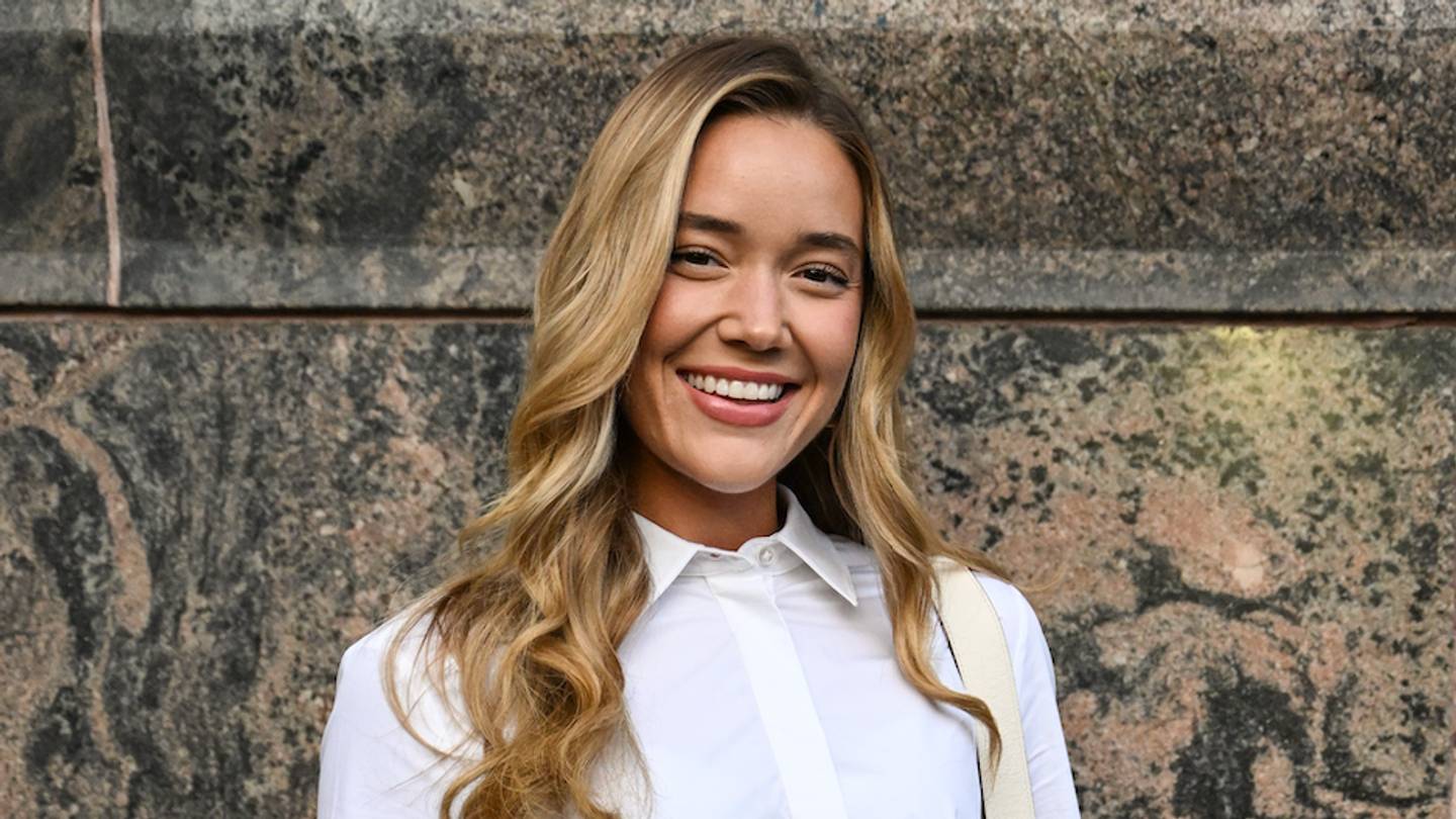 Olivia Ponton Proves You Can Still Rock A Bold Beachside Look In The