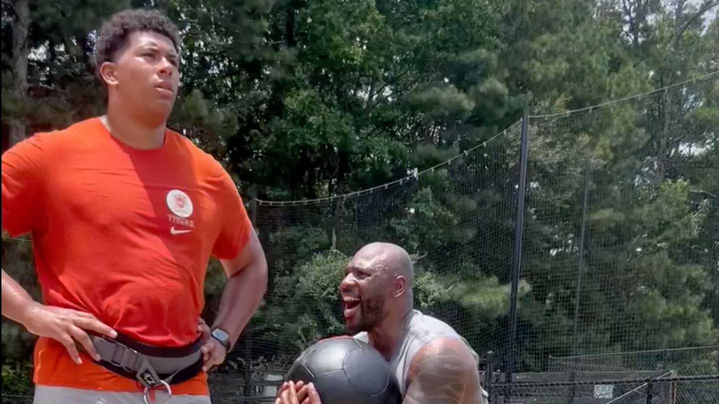 Clemson Lineman Brayden Jacobs Still Making His Former NFL Player Dad Look Tiny