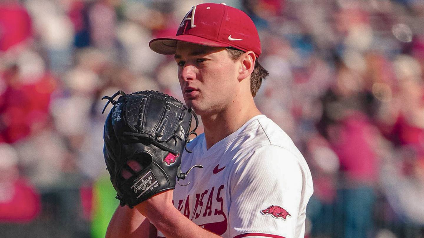Kozeal’s Blast, Bullpen Bolster Razorbacks in Home Opener Against Xavier