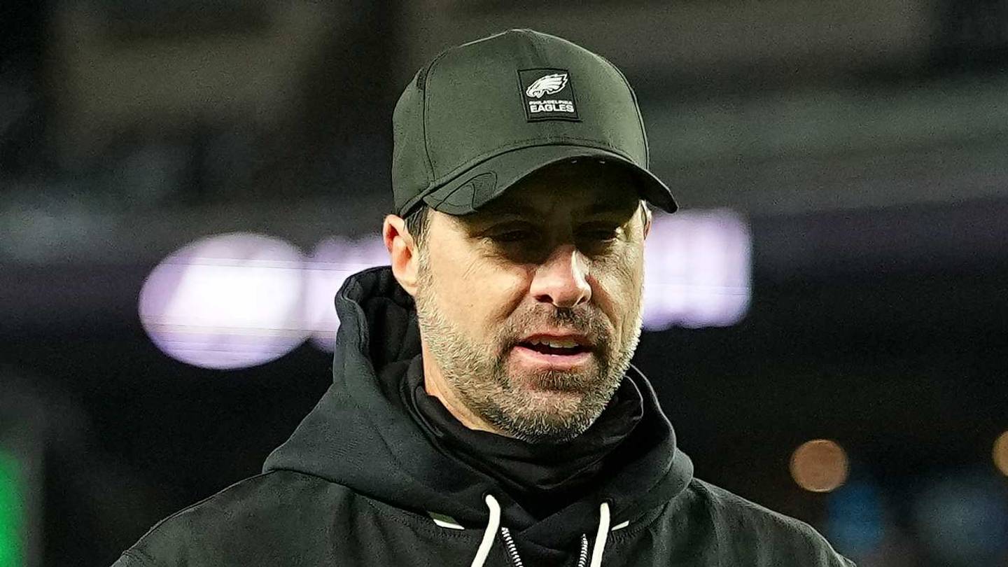 Former NFL GM is fed up with Eagles' pre-snap penalty and communication ...