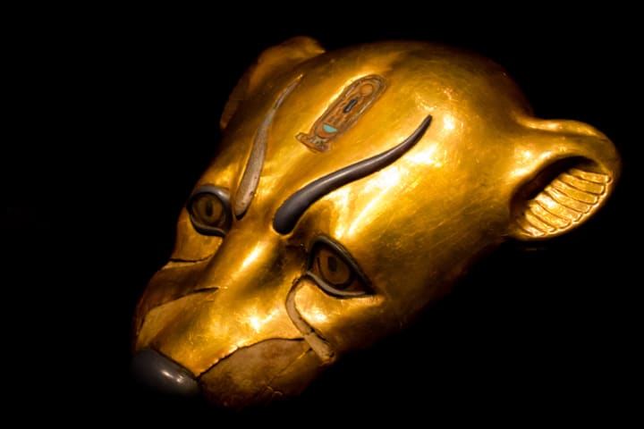 egyptian tomb objects