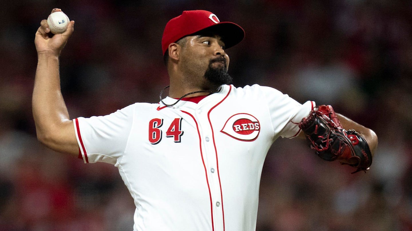 Reds players with (and without) minor-league options on 40-man roster ...