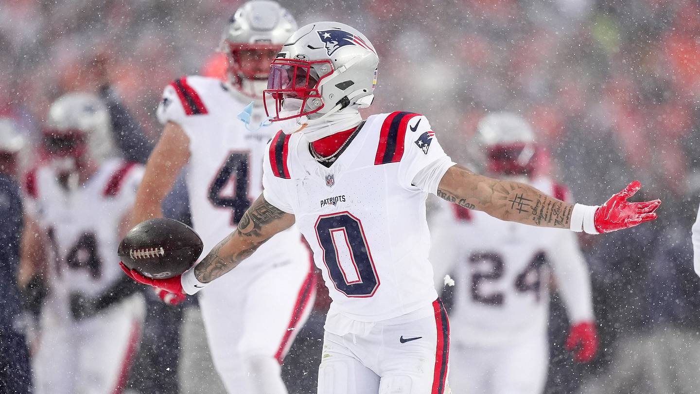 SI:AM: Two Different Paths Led the Patriots and Seahawks to the Super Bowl