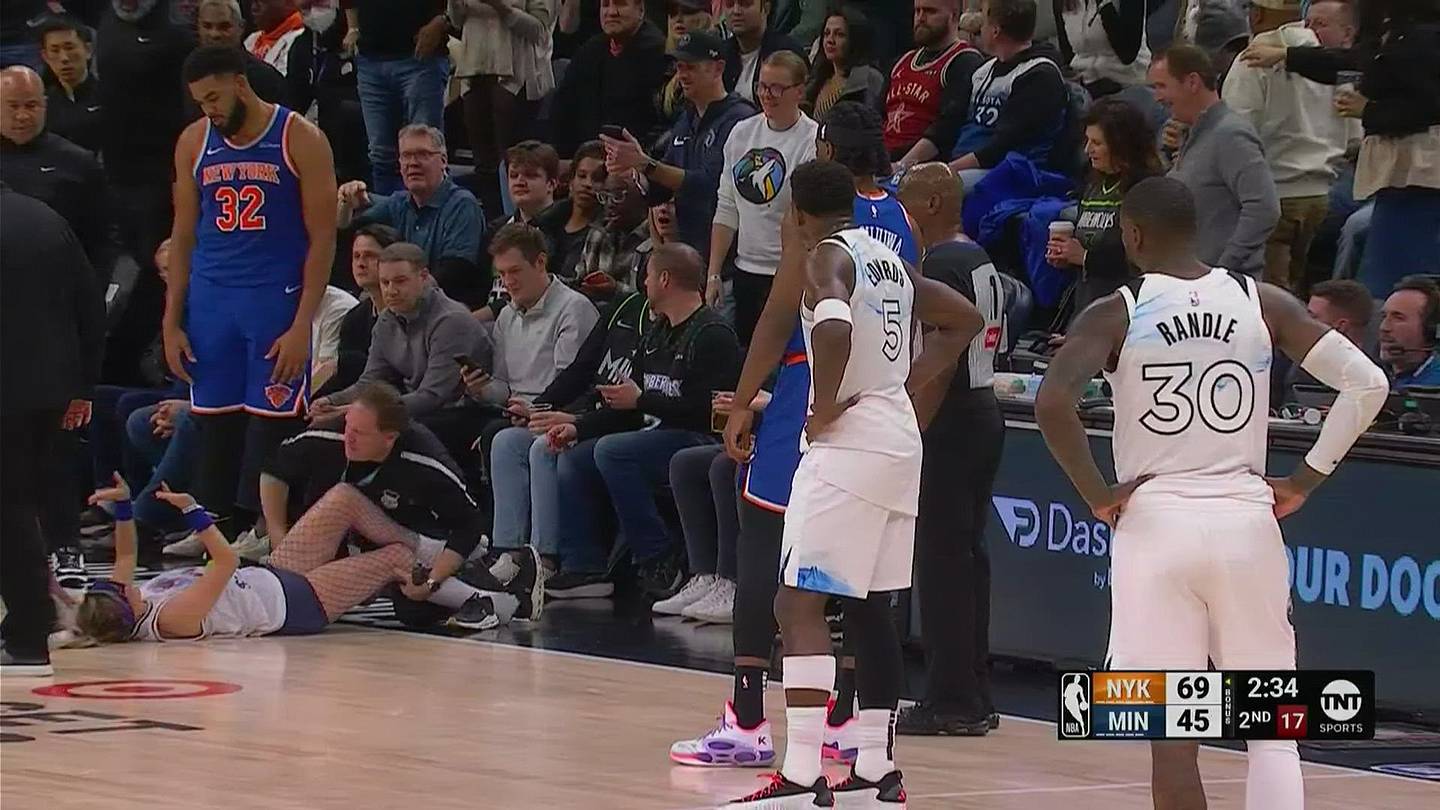 Security Tackled Fans Who Ran Onto the Floor During Knicks-Timberwolves ...