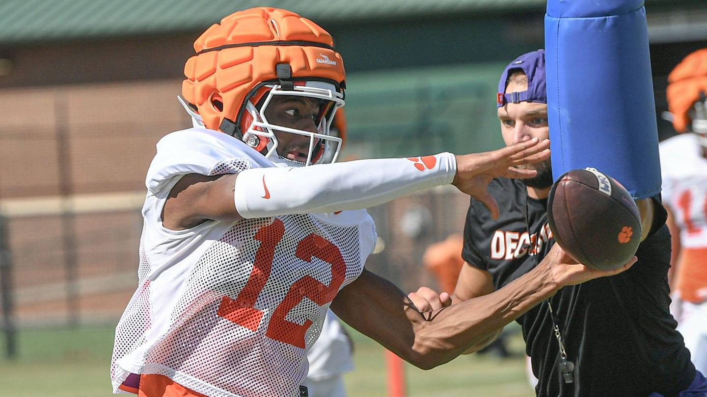 Clemson Tigers Star Freshman Named to PFF's ACC Team of the Week