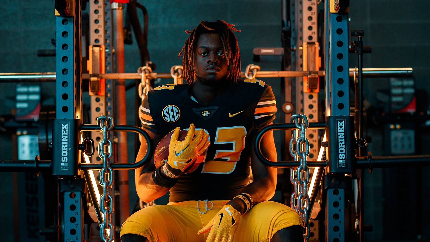 Former 4-Star EDGE and Mizzou Freshman Enters Transfer Portal