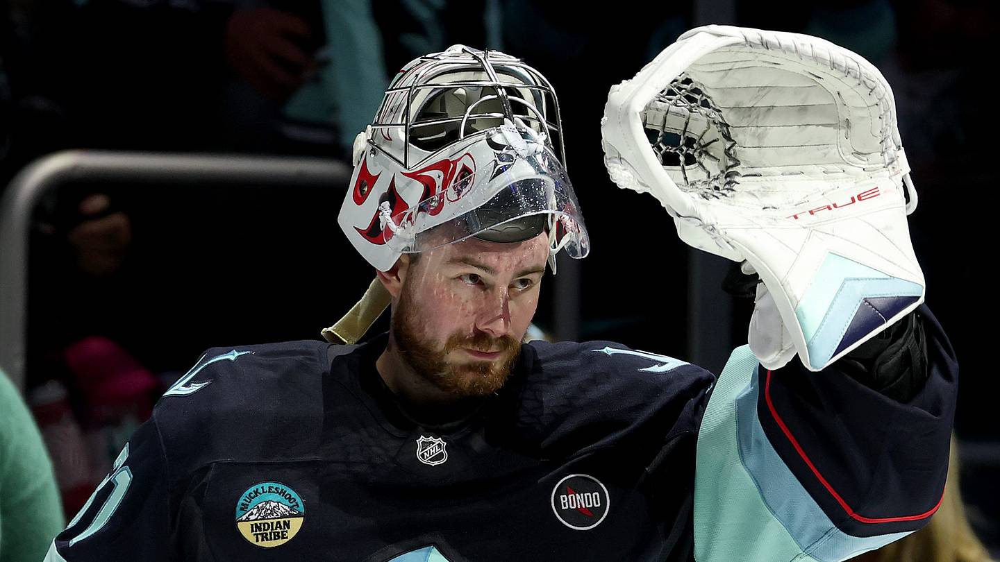 Seattle Kraken shifting goalie strategy: Grubauer Back in the Spotlight