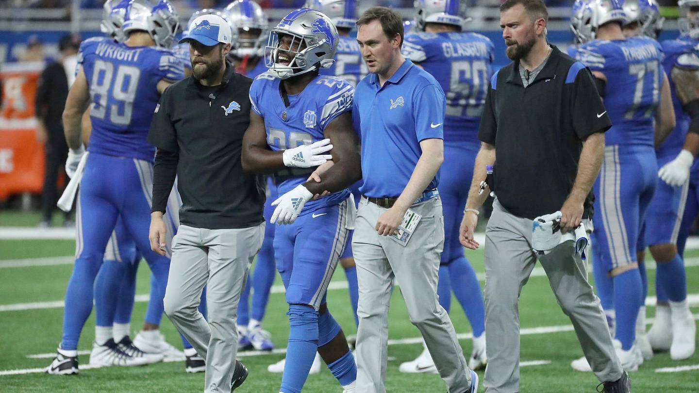 Lions running back Zonovan Knight out for the season due to shoulder injury