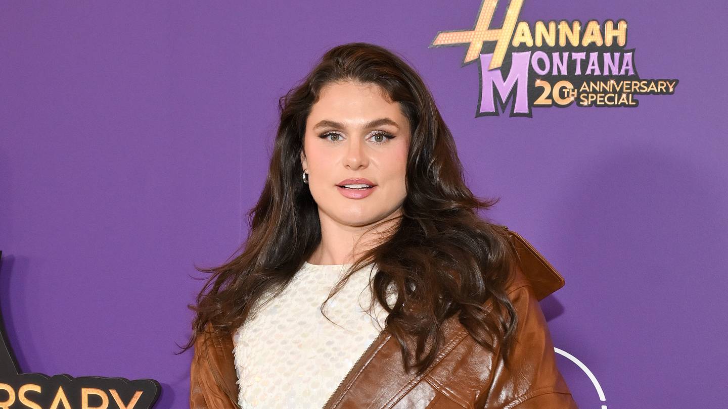 Fans Are Calling Ilona Maher’s ’Fit From ‘Hannah Montana’ 20th ...