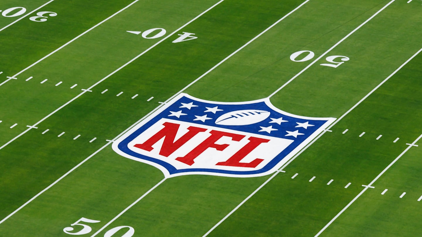 What is the NFL franchise tag and what does it mean?