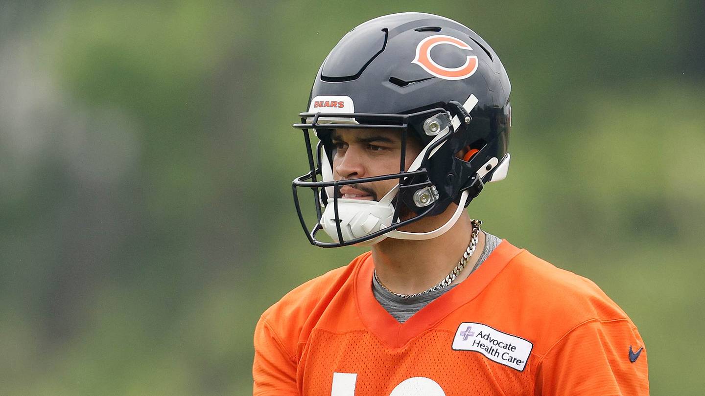 Just one day of Bears training camp and Caleb Williams already has fans ...