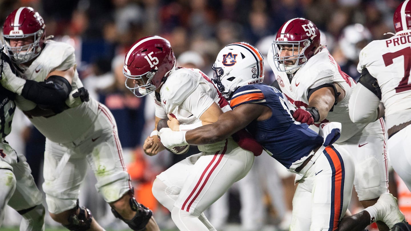SEC refs cost Auburn late with two egregious calls in heartbreaking ...