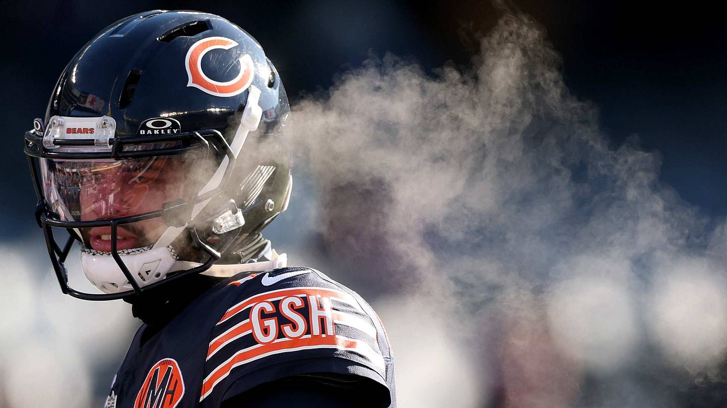 An interaction between Caleb Williams and Myles Garrett has Bears fans ...