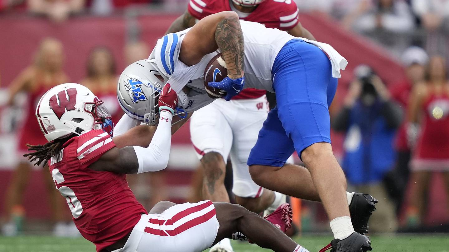 ESPN college football analyst cites Wisconsin defense as reason for ...