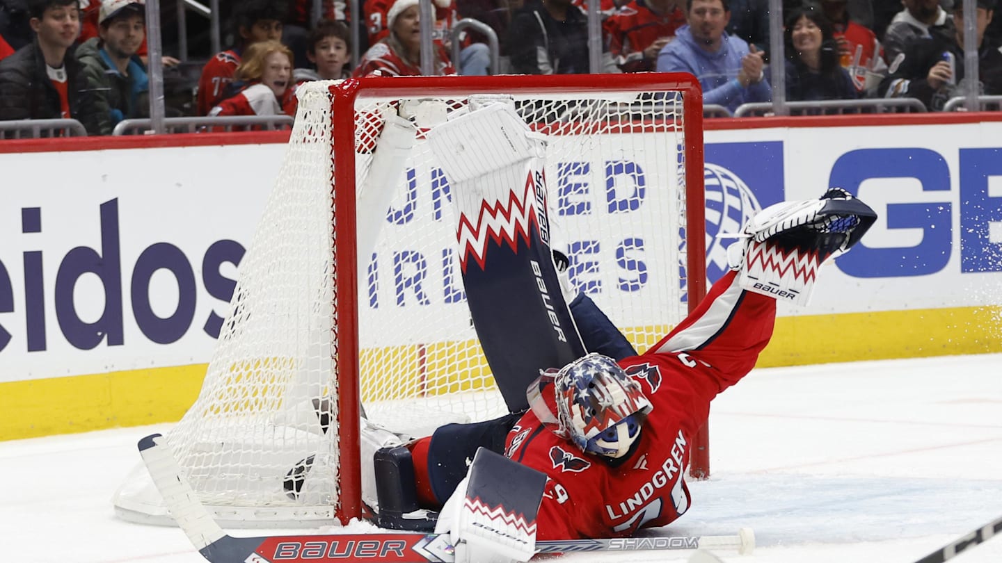 Further breakdown of Charlie Lindgren's incredible save Friday night