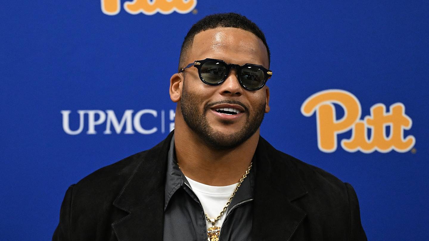 Aaron Donald sends Pat McAfee flying for doubting Pitt on College GameDay