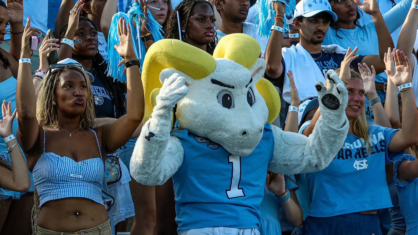 UNC DL Breaks Down How Team has Handled Adversity