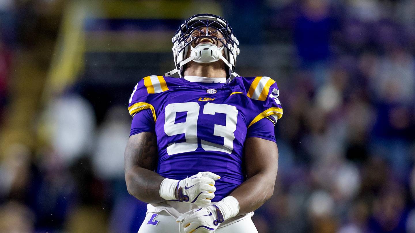 Arkansas linked to former standout LSU defensive lineman in Transfer Portal