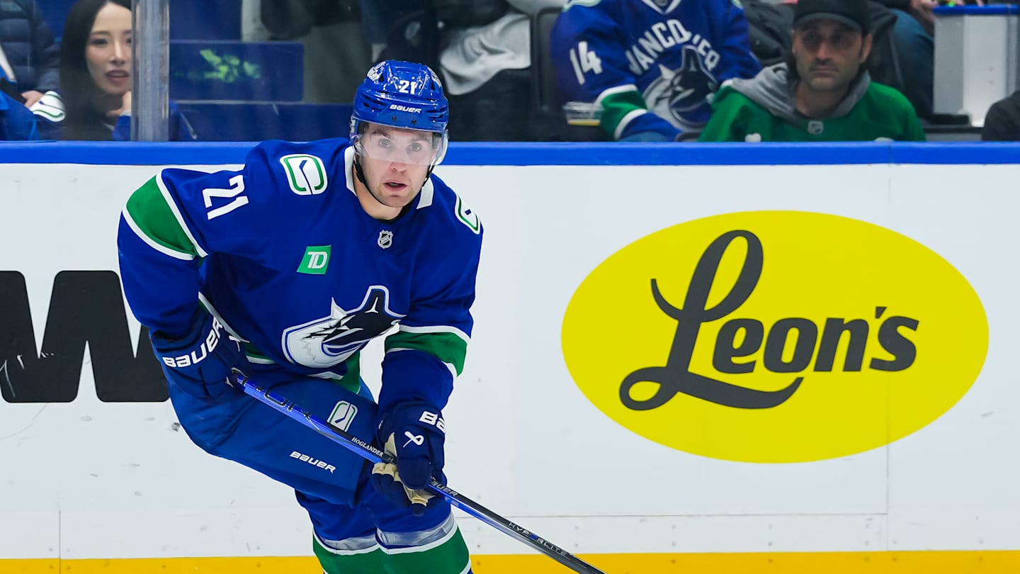 Canucks trade candidate Nils Hoglander does little in potential audition