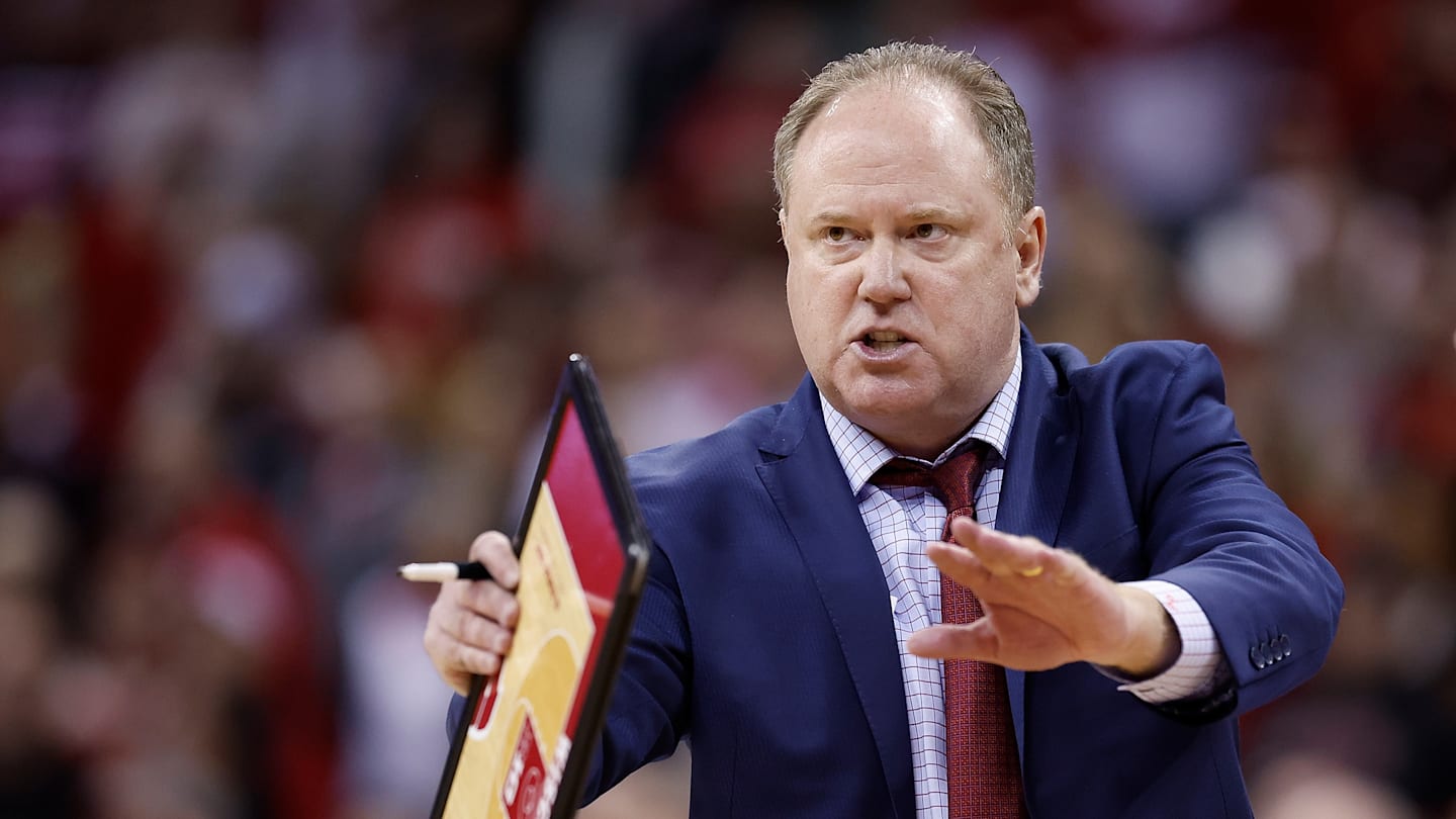 Wisconsin fans are convinced Greg Gard just threw shade at UCLA's Mick ...