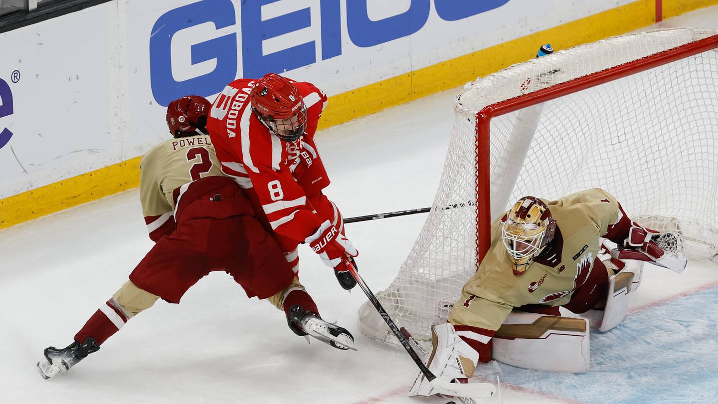 Jacob Fowler, BC fall 4-1 to BU in the Beanpot championship