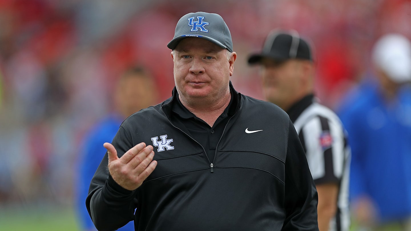 Motivated Mark Stoops wants you to show up Saturday for Kentucky ...