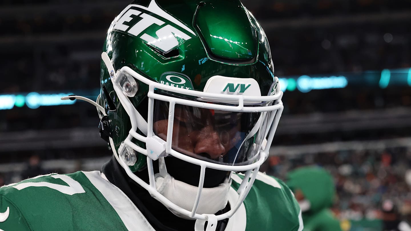 Desperate Dolphins take one last flyer on former AFC East cornerback