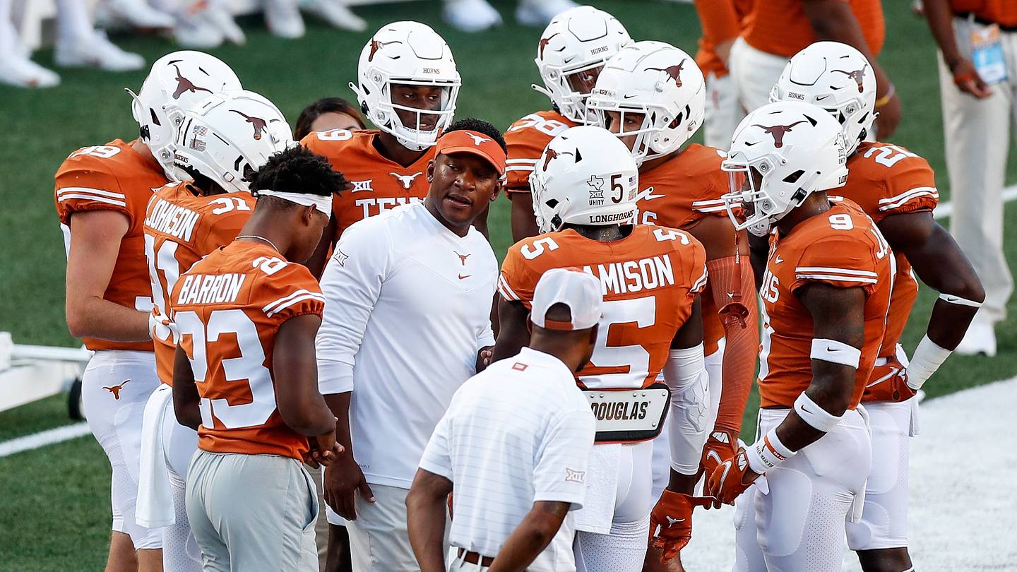 2 freshman Texas CBs who were praised in practice this week