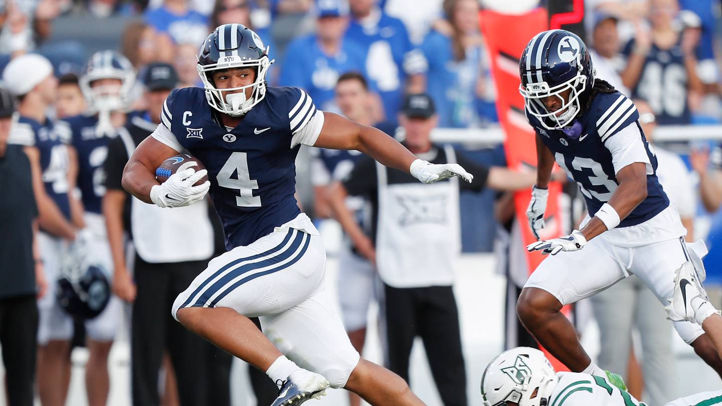 LJ Martin hit another gear as he dragged Portland State defenders in ...
