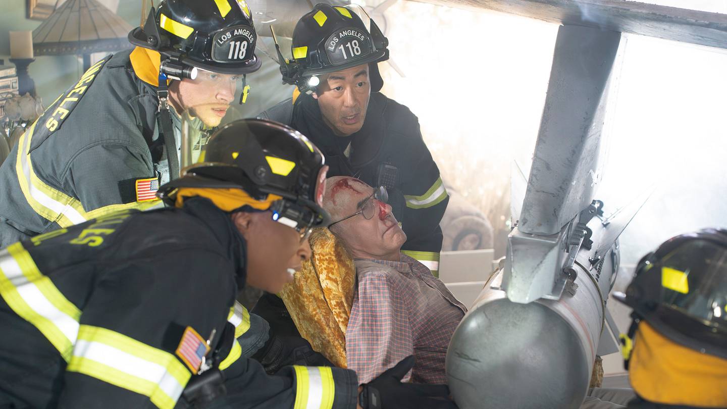 911 season 7 will have a crossover but not with Lone Star