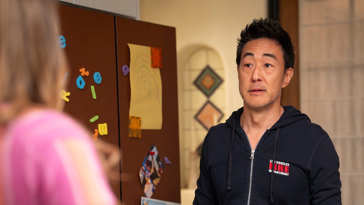 Will Chimney Han become captain in 911 season 9?