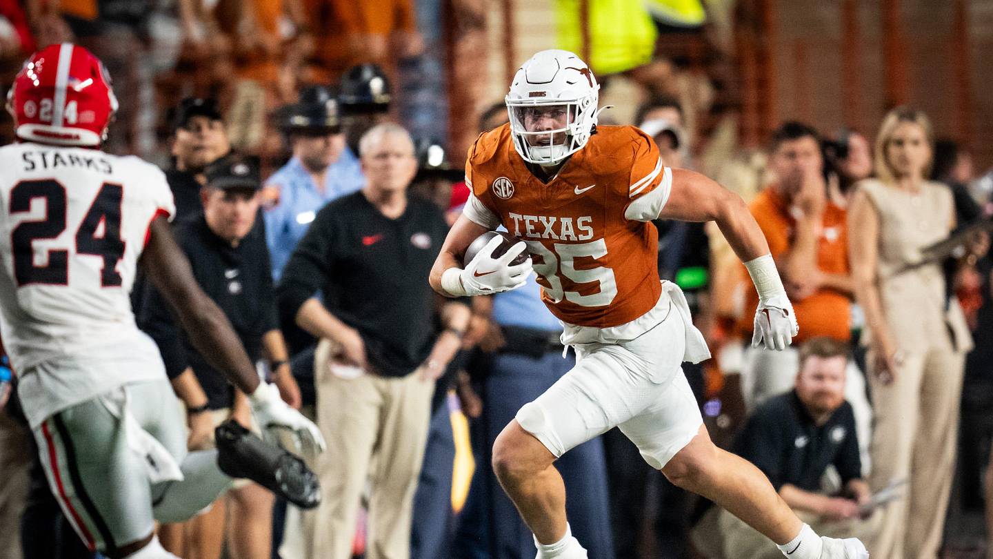 Texas opens as small favorite vs. Georgia in SEC title game