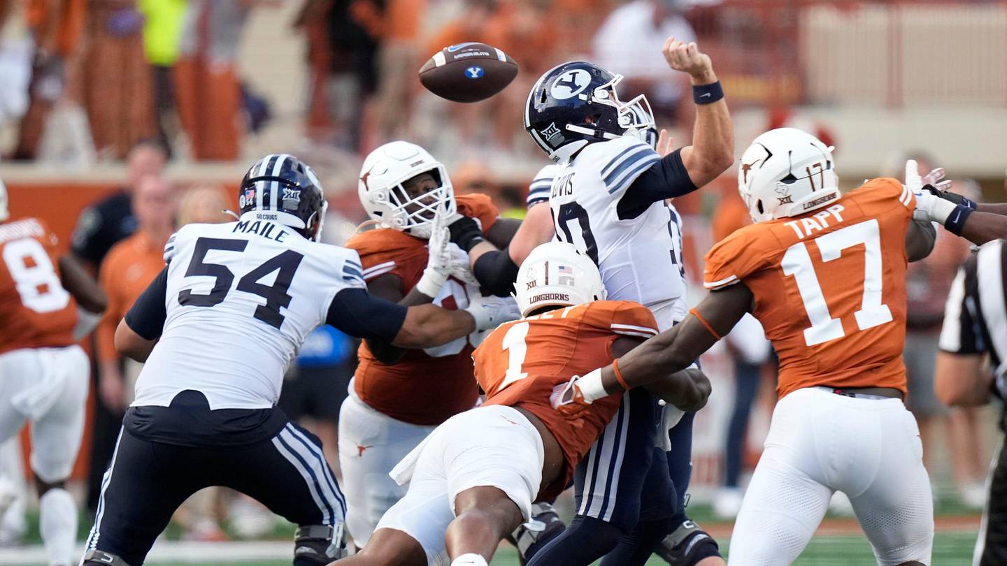 Former Texas EDGE Justice Finkley transfers to Kansas