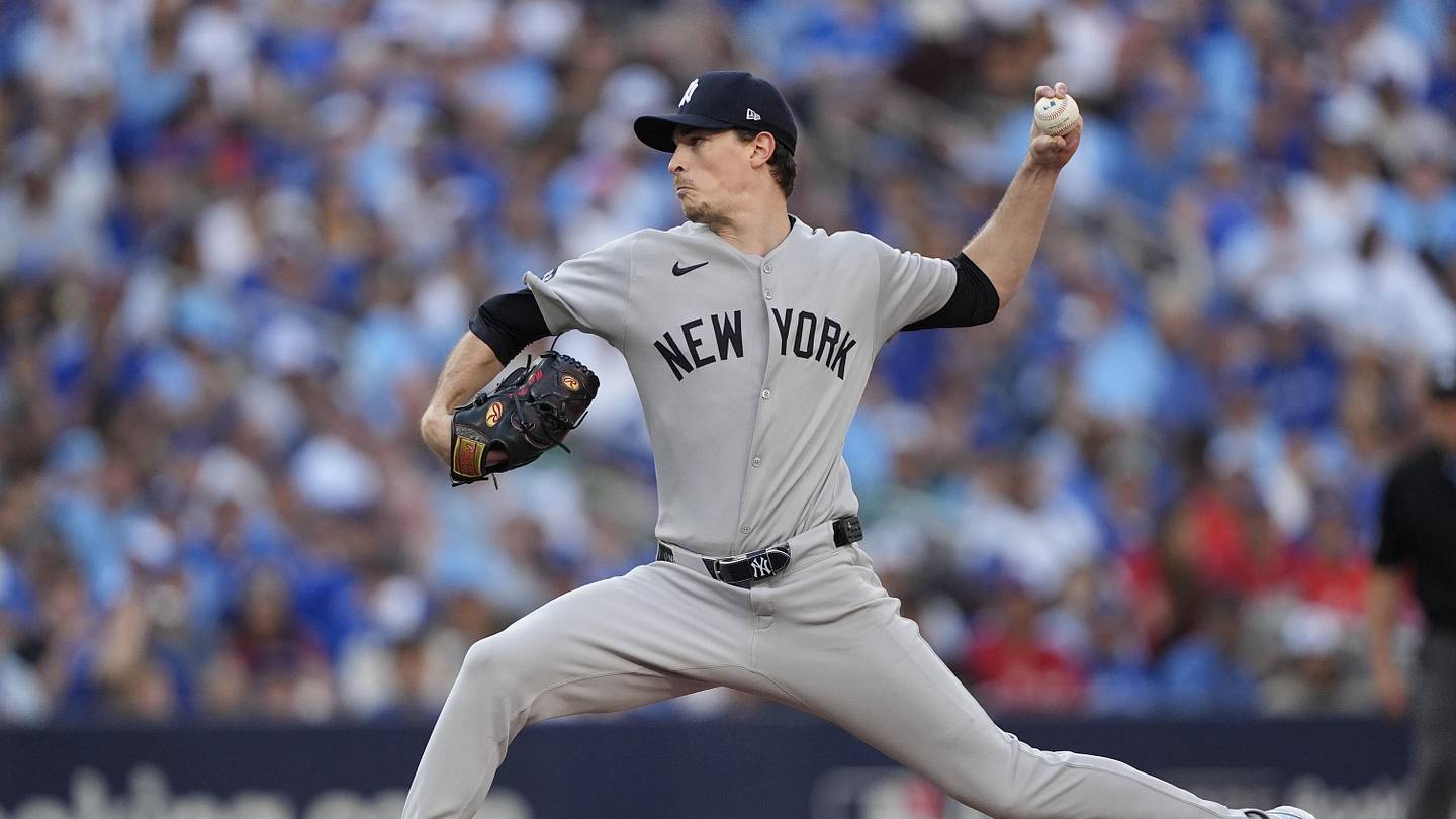 Yankees Pitcher Wins 2025 Gold Glove Award
