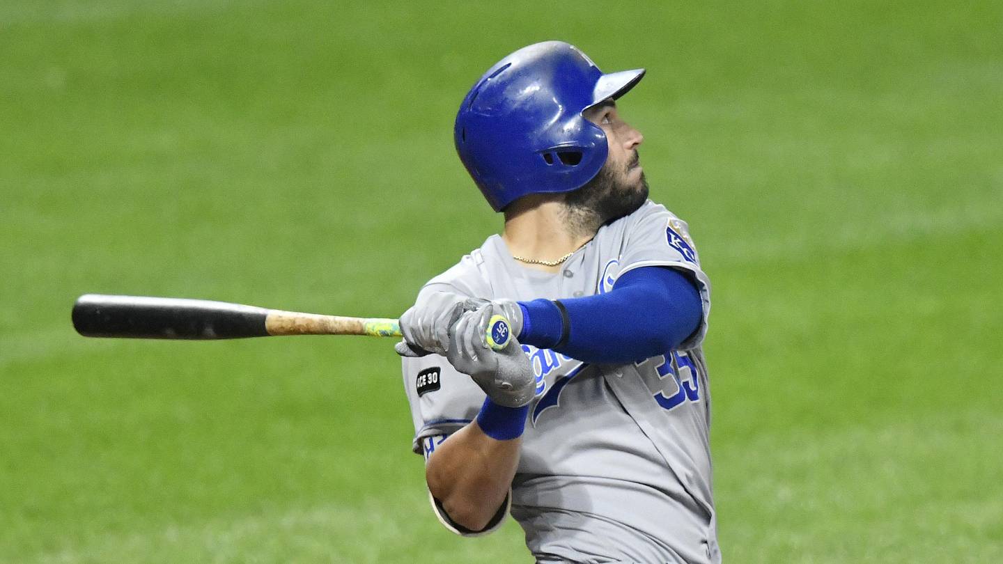 Royals legend has perfect response to flashback of historic KC playoff ...
