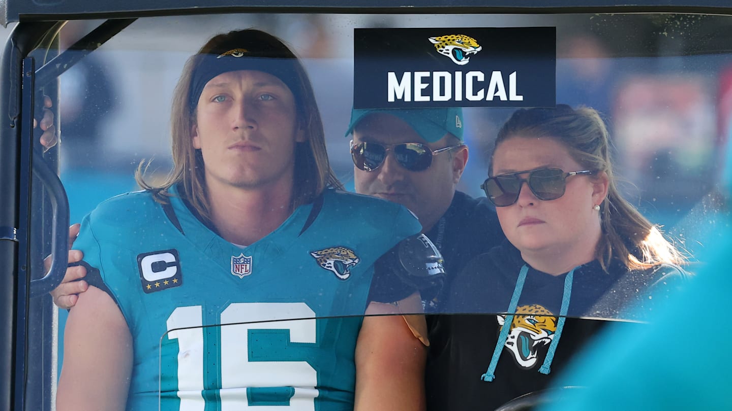 Jaguars get positive update on Trevor Lawrence after scary injury vs Texans