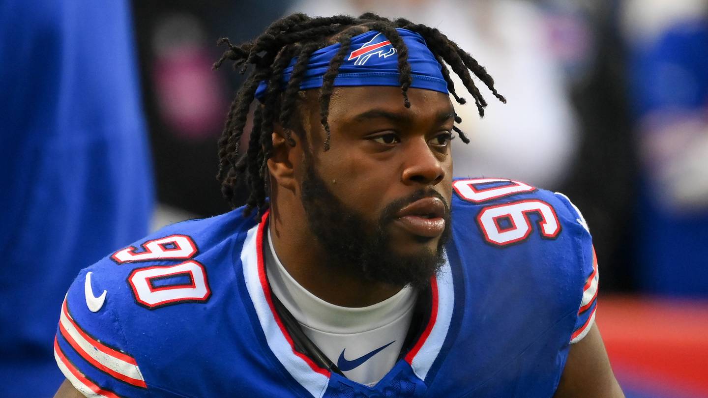Clemson DE rejoins Bills, extends familiar NFL reunion tour