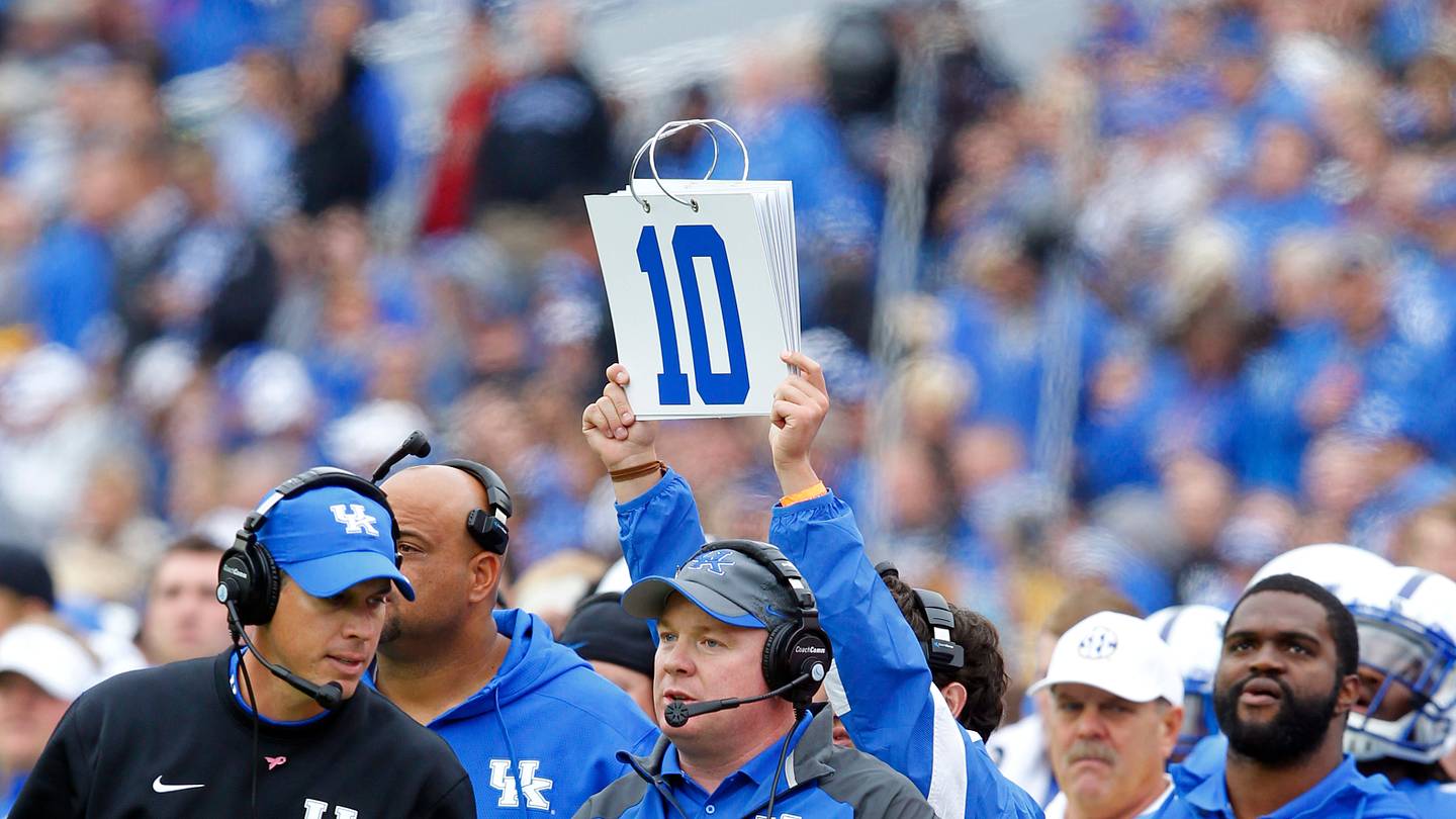 Kentucky football news: New rule to punish the fake injuries; What it ...